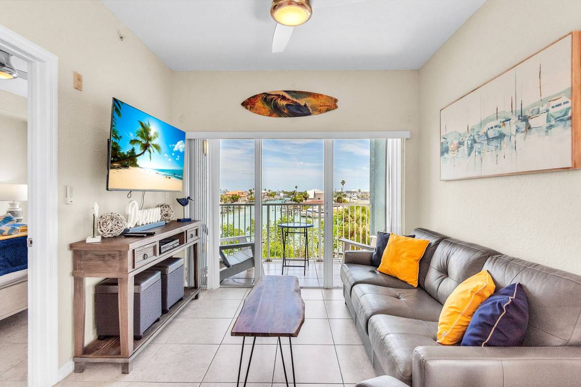 82 M² Condo ∙ 2 Bedrooms ∙ 6 Guests - Madeira Beach, FL