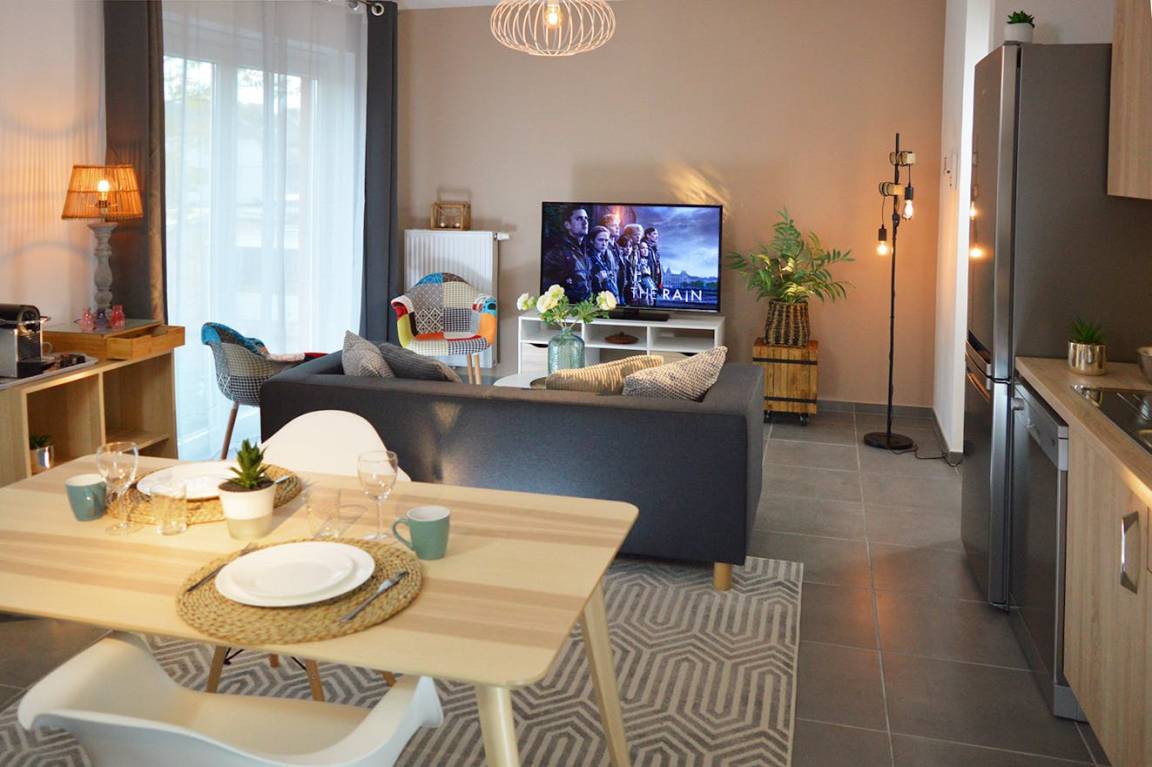 70 M² Appartement ∙ 1 Chambre ∙ 2 Personnes - Charleroi