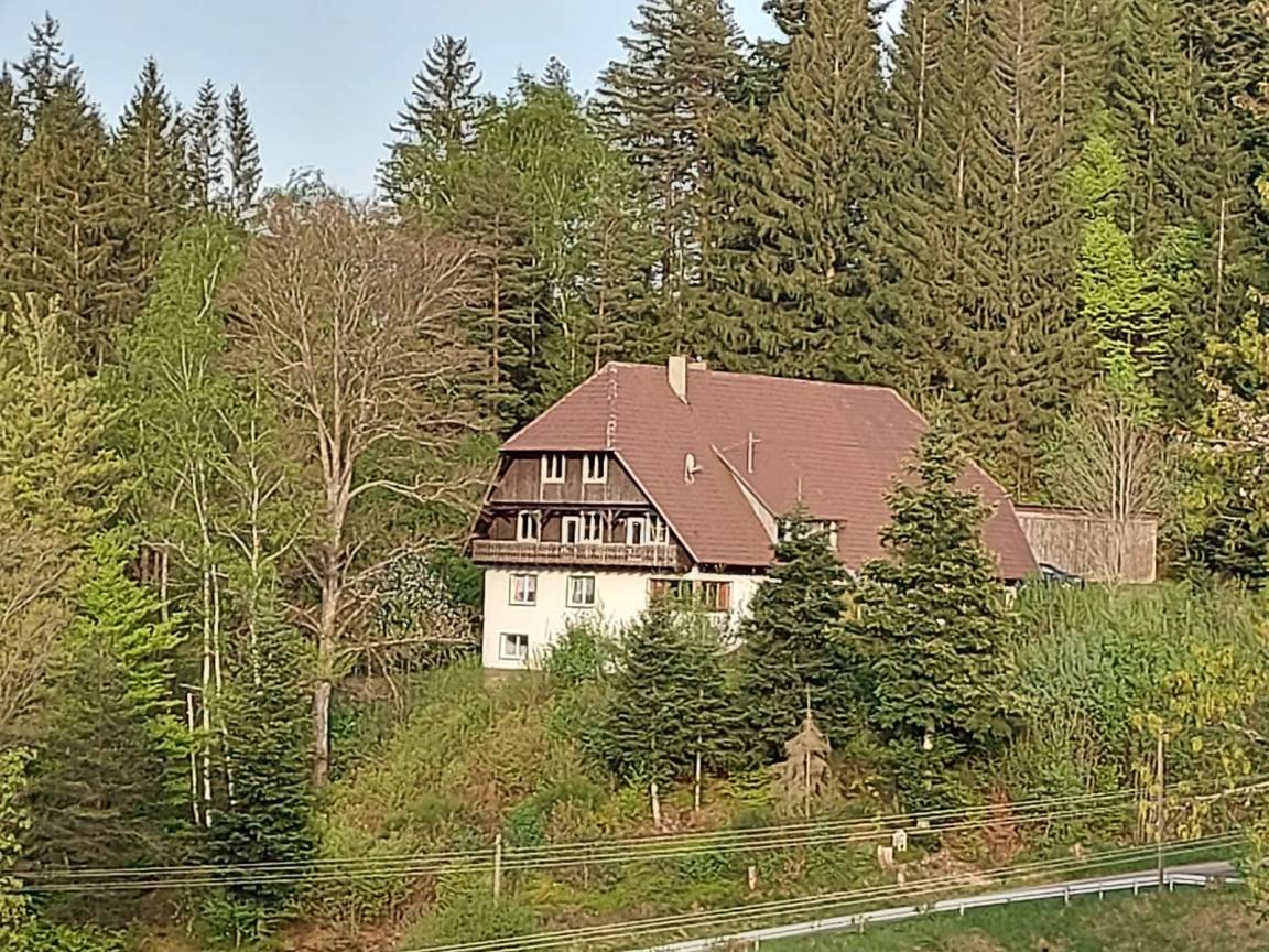 75 M² Ferienwohnung ∙ 1 Schlafzimmer ∙ 5 Gäste - Schiltach