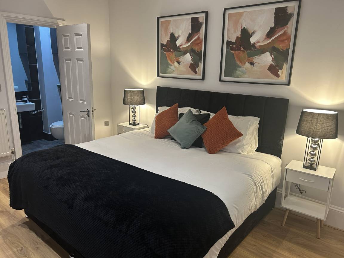 77 M² Appartement ∙ 2 Chambres ∙ 6 Personnes - Bedford