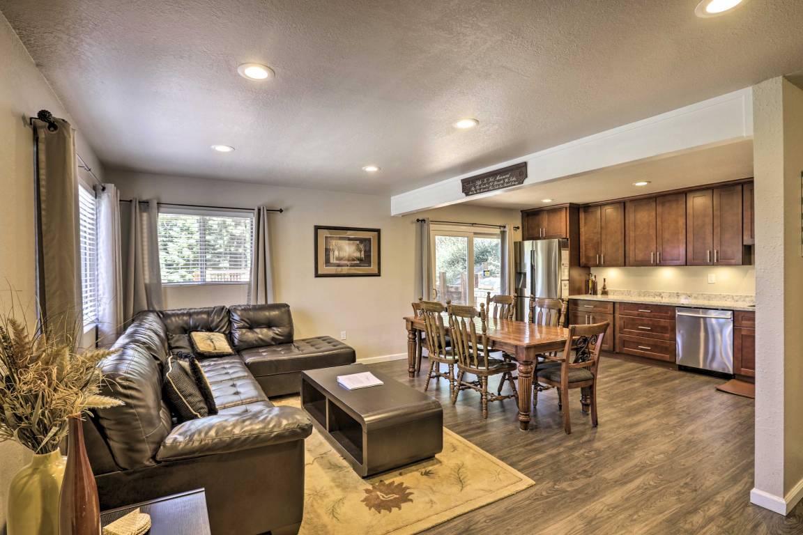 147 M² House ∙ 4 Bedrooms ∙ 8 Guests - South Lake Tahoe, CA