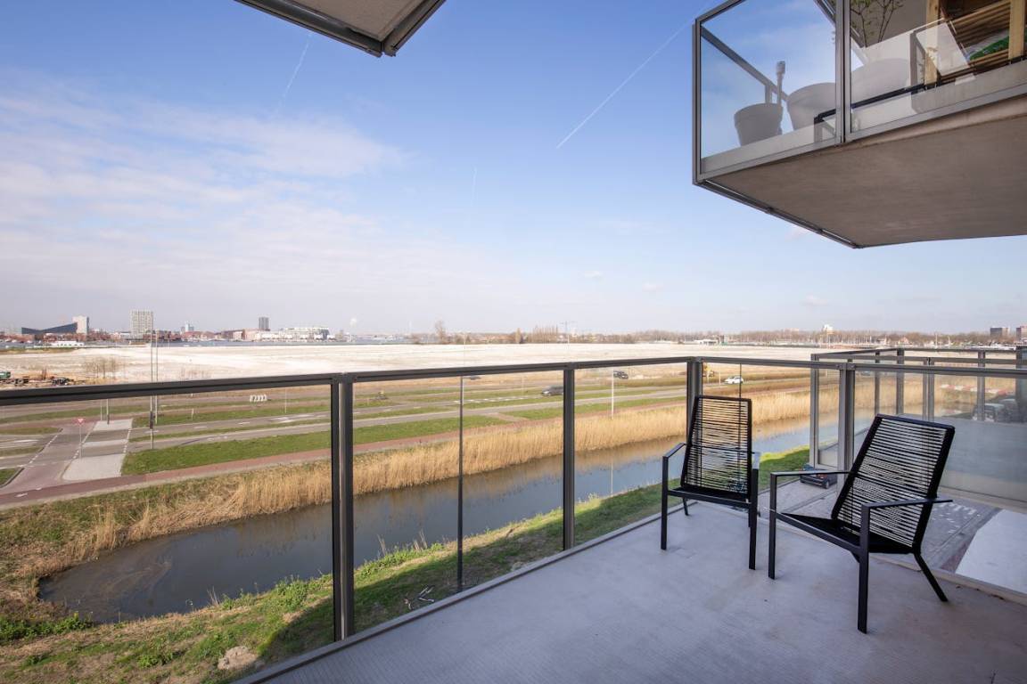 88 M² Apartment ∙ 2 Bedrooms ∙ 4 Guests - Diemen