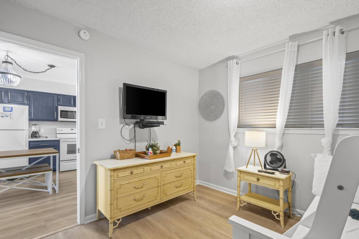 Apartment ∙ 2 Bedrooms ∙ 6 Guests - Gulf Shores, AL