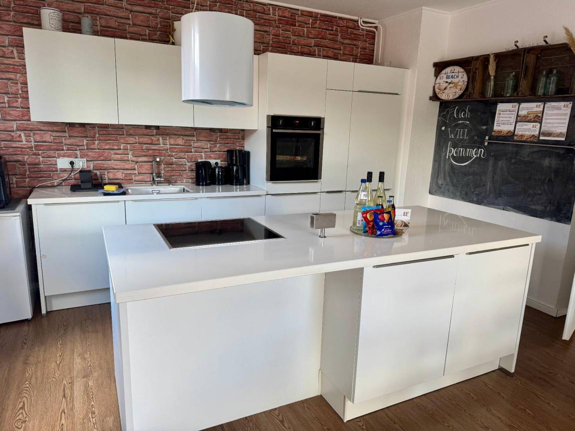 240 M² Ferienhaus ∙ 6 Schlafzimmer ∙ 14 Gäste - Wilhelmshaven