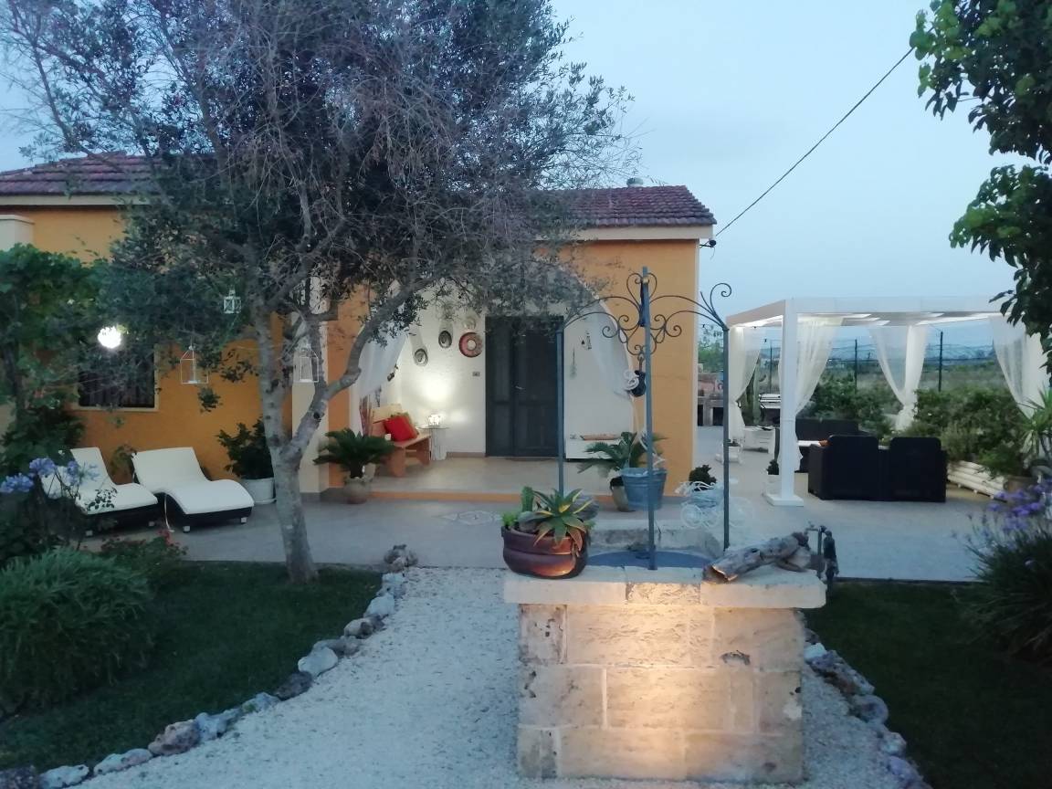 85 M² Casa ∙ 2 Habitaciones ∙ 6 Huéspedes - Casarano