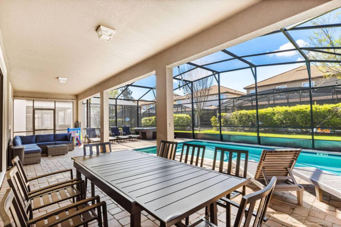 10000 M² House ∙ 9 Bedrooms ∙ 16 Guests - Davenport, FL