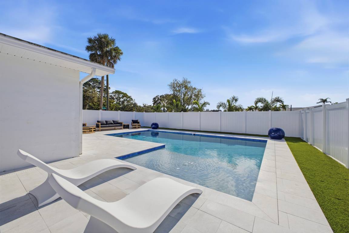 House ∙ 3 Bedrooms ∙ 8 Guests - Madeira Beach, FL