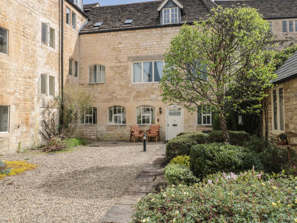 Cottage ∙ 1 Bedroom ∙ 2 Guests - Stroud, UK