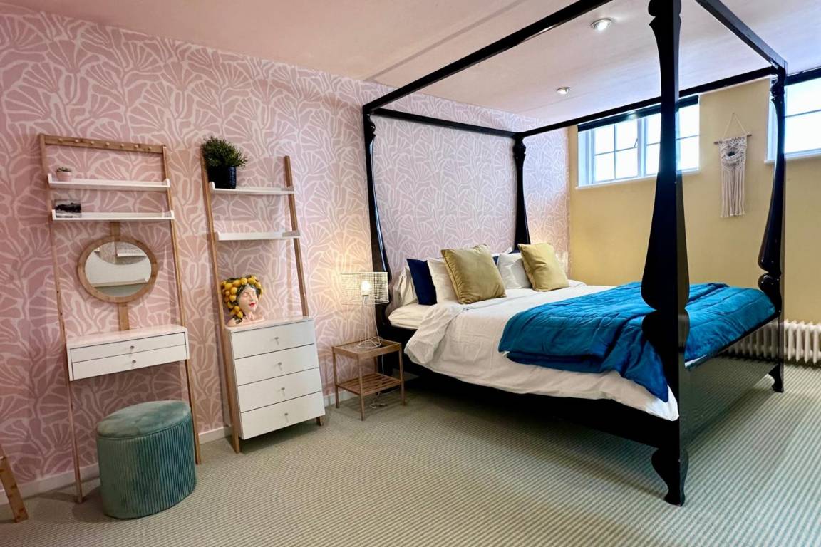 85 M² Cottage ∙ 2 Bedrooms ∙ 8 Guests - Hove