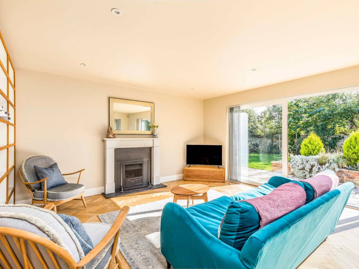 149 M² House ∙ 4 Bedrooms ∙ 8 Guests - Bracklesham Bay