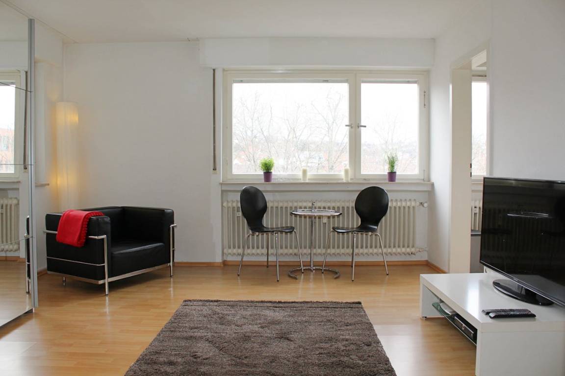 38 M² Ferienwohnung ∙ 2 Gäste - Leonberg
