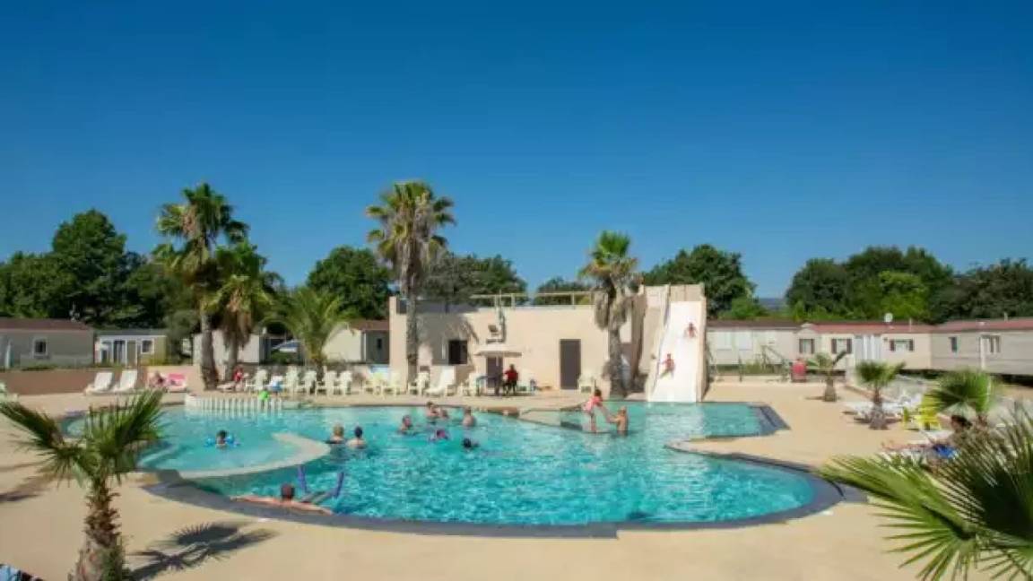 38 M² Camping ∙ 2 Chambres ∙ 6 Personnes - Grimaud