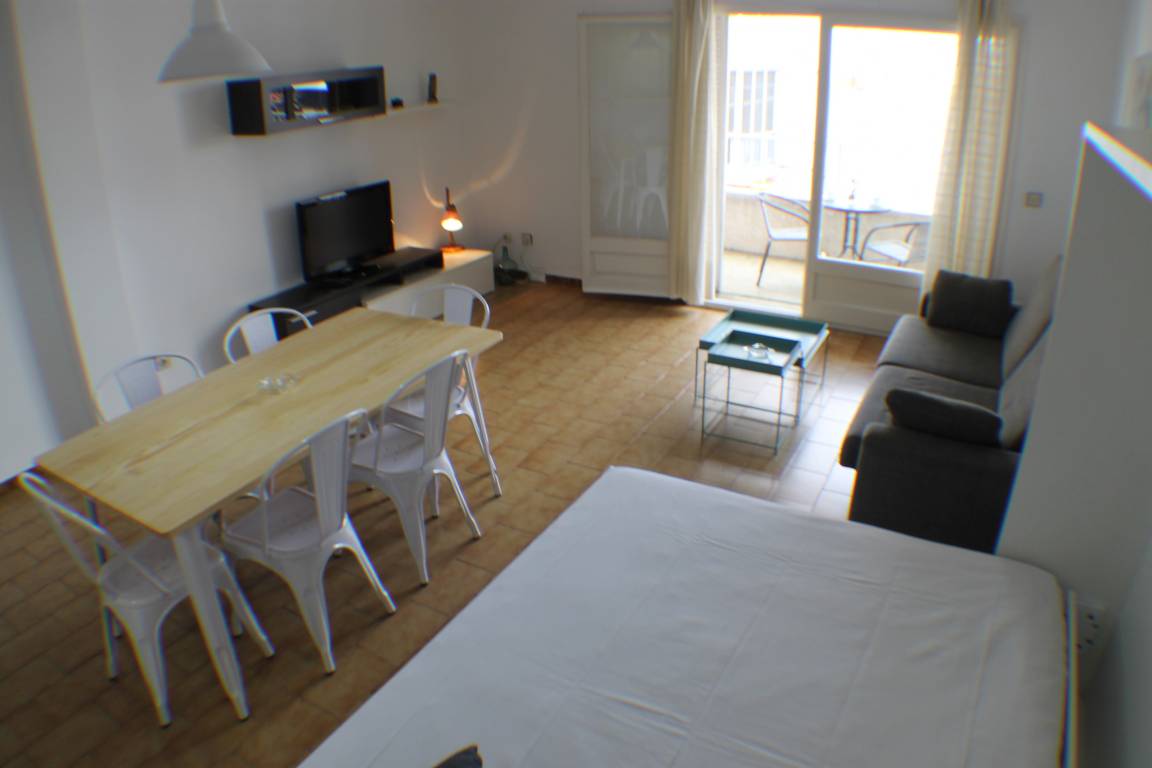 73 M² Appartement ∙ 2 Slaapkamers ∙ 6 Gasten - Palau-saverdera