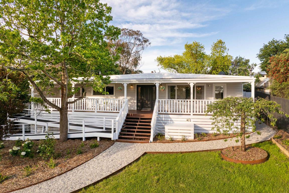 House ∙ 6 Bedrooms ∙ 17 Guests - Yarra Glen