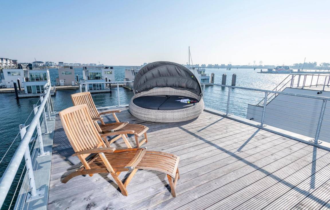 97 M² Houseboat ∙ 2 Bedrooms ∙ 4 Guests - Kappeln