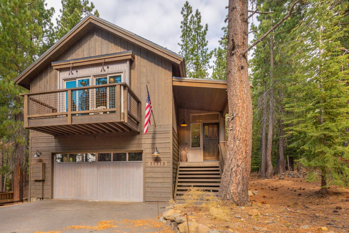 241 M² House ∙ 4 Bedrooms ∙ 10 Guests - Truckee, CA