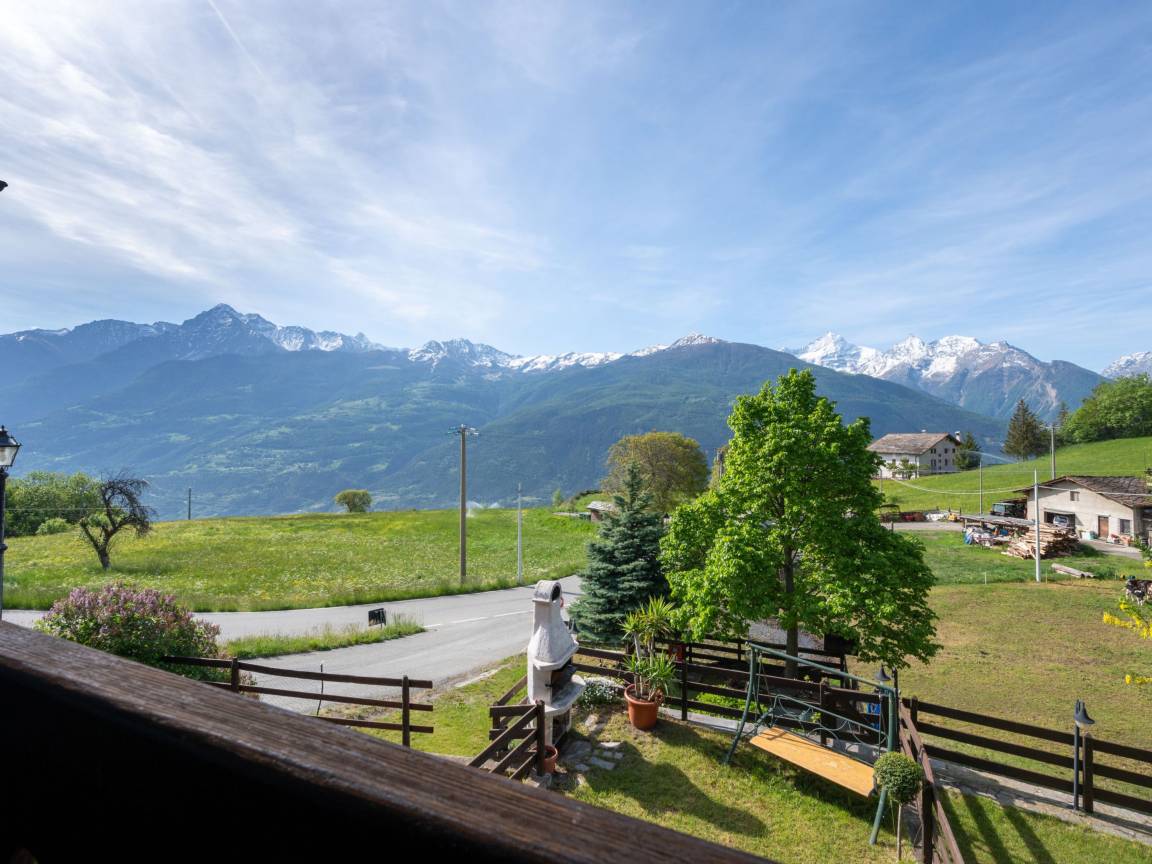 90 M² Ferienhaus ∙ 2 Schlafzimmer ∙ 5 Gäste - Aostatal