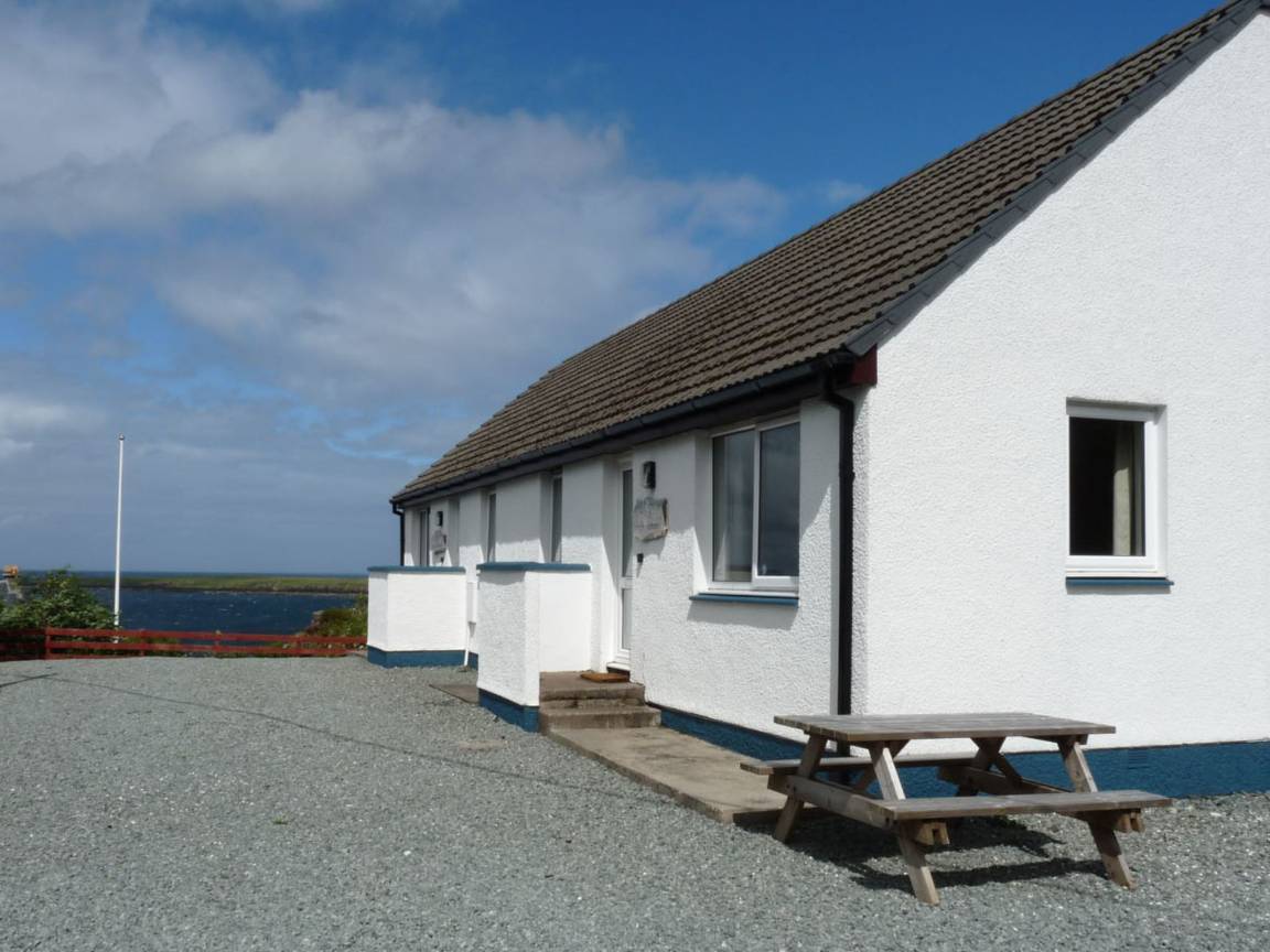 100 M² House ∙ 2 Bedrooms ∙ 4 Guests - Uig
