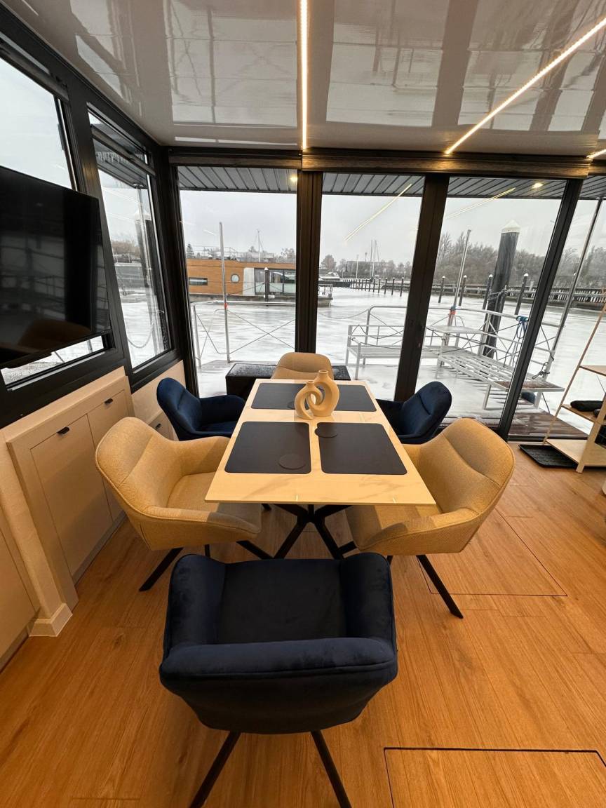 44 M² Houseboat ∙ 2 Bedrooms ∙ 6 Guests - Stralsund