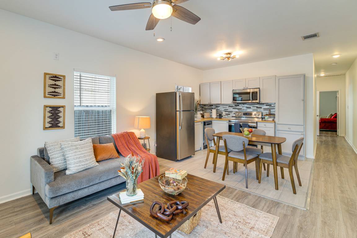 67 M² Apartment ∙ 2 Bedrooms ∙ 4 Guests - Houston, TX