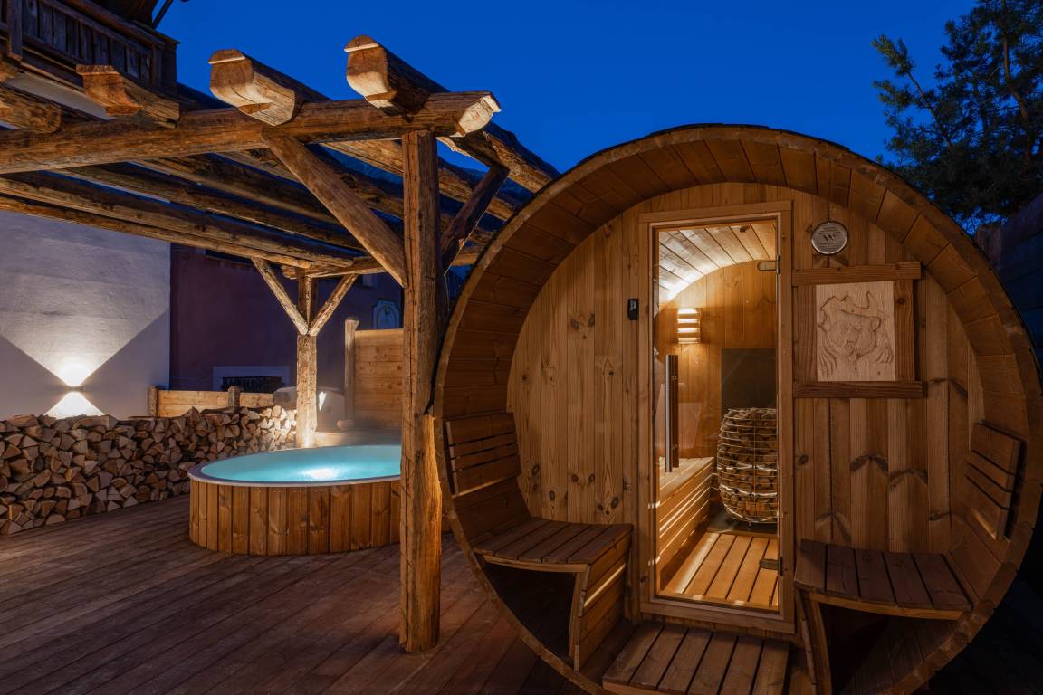 300 M² Talo ∙ 6 Makuuhuonetta ∙ 15 Vierasta - Briançon