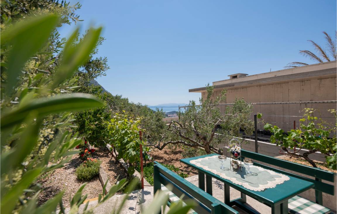 87 M² Apartment ∙ 3 Bedrooms ∙ 8 Guests - Baška Voda