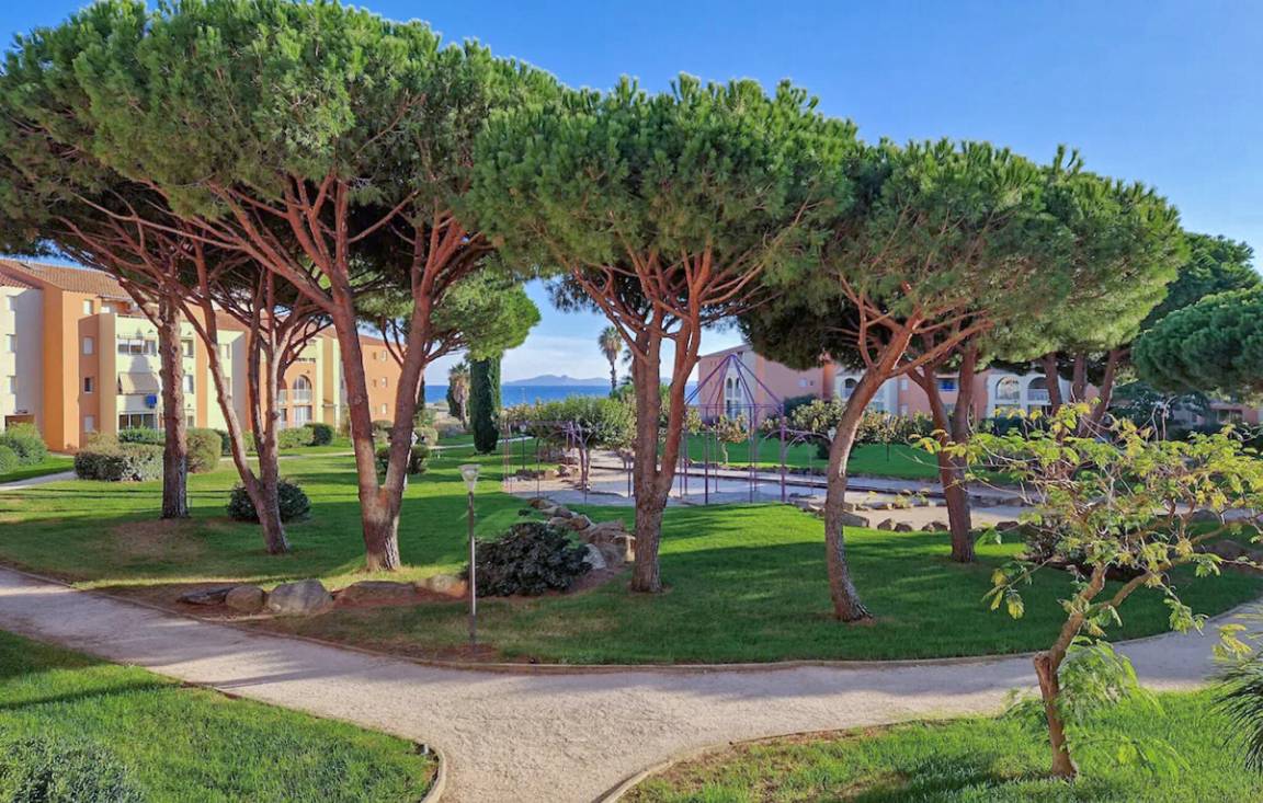 38 M² Appartement ∙ 2 Chambres ∙ 4 Personnes - Jardin Zoologique Tropical