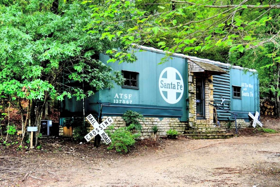Accommodation ∙ 1 Bedroom ∙ 4 Guests - Glen Rose, TX