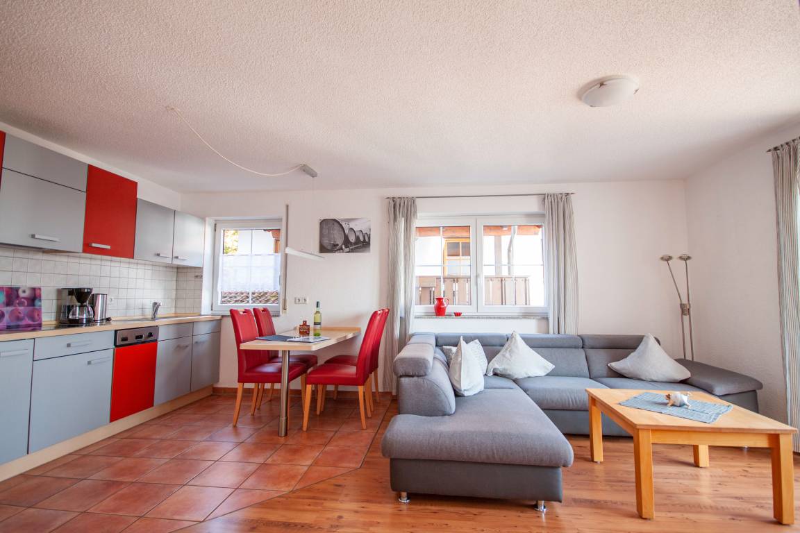 70 M² Huoneisto ∙ 2 Makuuhuonetta ∙ 4 Vierasta - Stetten