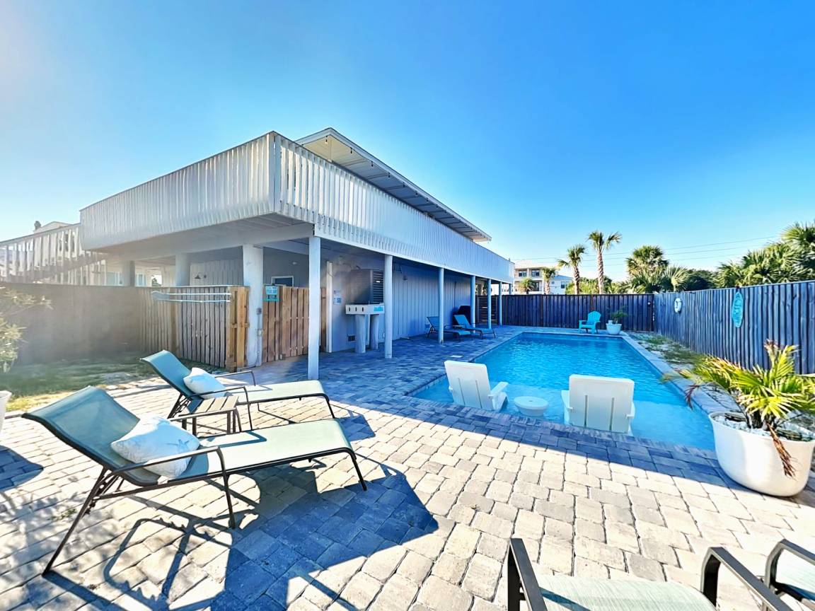 117 M² House ∙ 3 Bedrooms ∙ 9 Guests - Pensacola Beach, FL