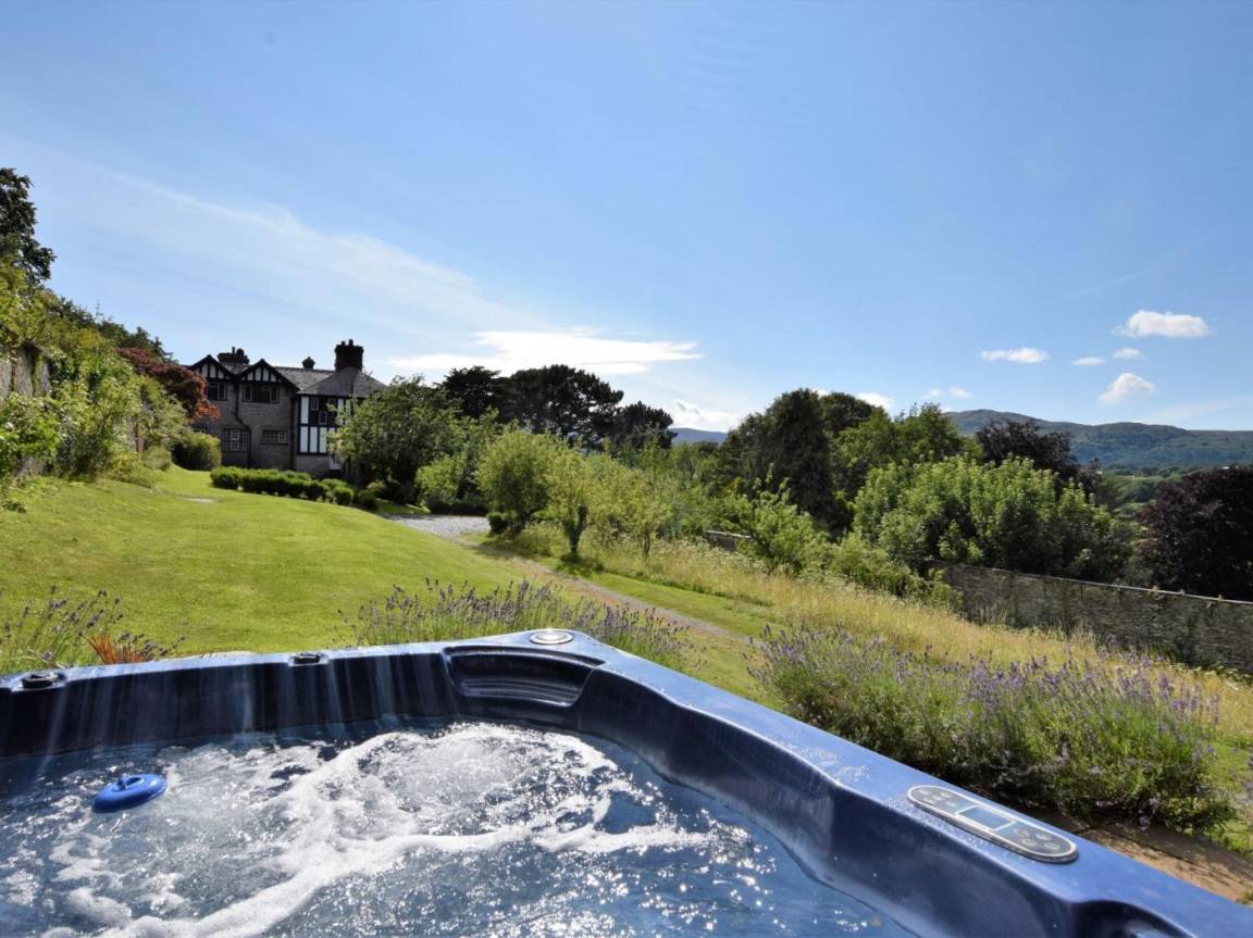 Cottage ∙ 4 Bedrooms ∙ 8 Guests - Conwy