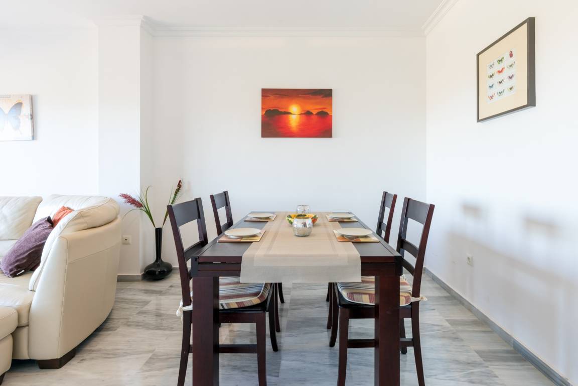 100 M² Apartamento ∙ 2 Habitaciones ∙ 4 Huéspedes - Coín