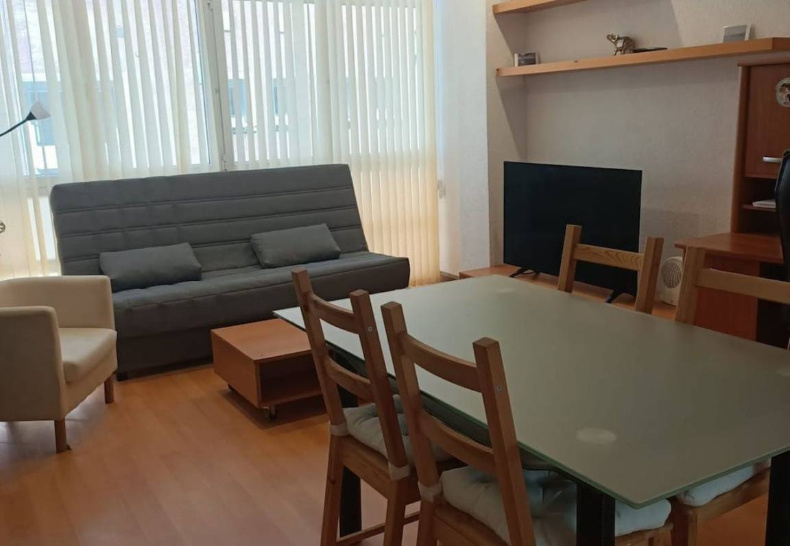 74 M² Apartment ∙ 2 Bedrooms ∙ 4 Guests - Avilés