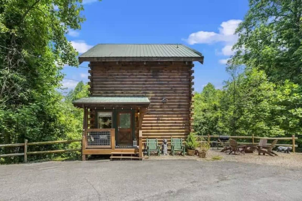 Apartment ∙ 3 Bedrooms ∙ 6 Guests - Gatlinburg, TN
