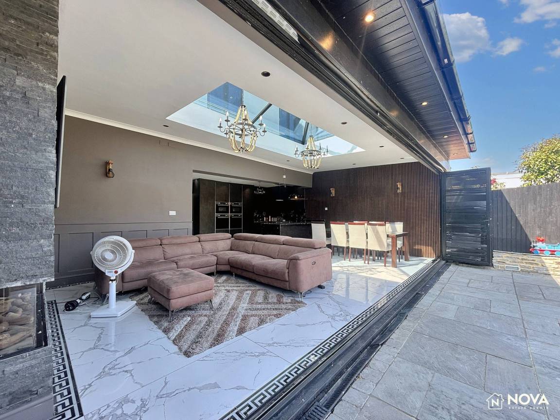 2500 M² Maison De Vacances ∙ 6 Chambres ∙ 10 Personnes - Luton