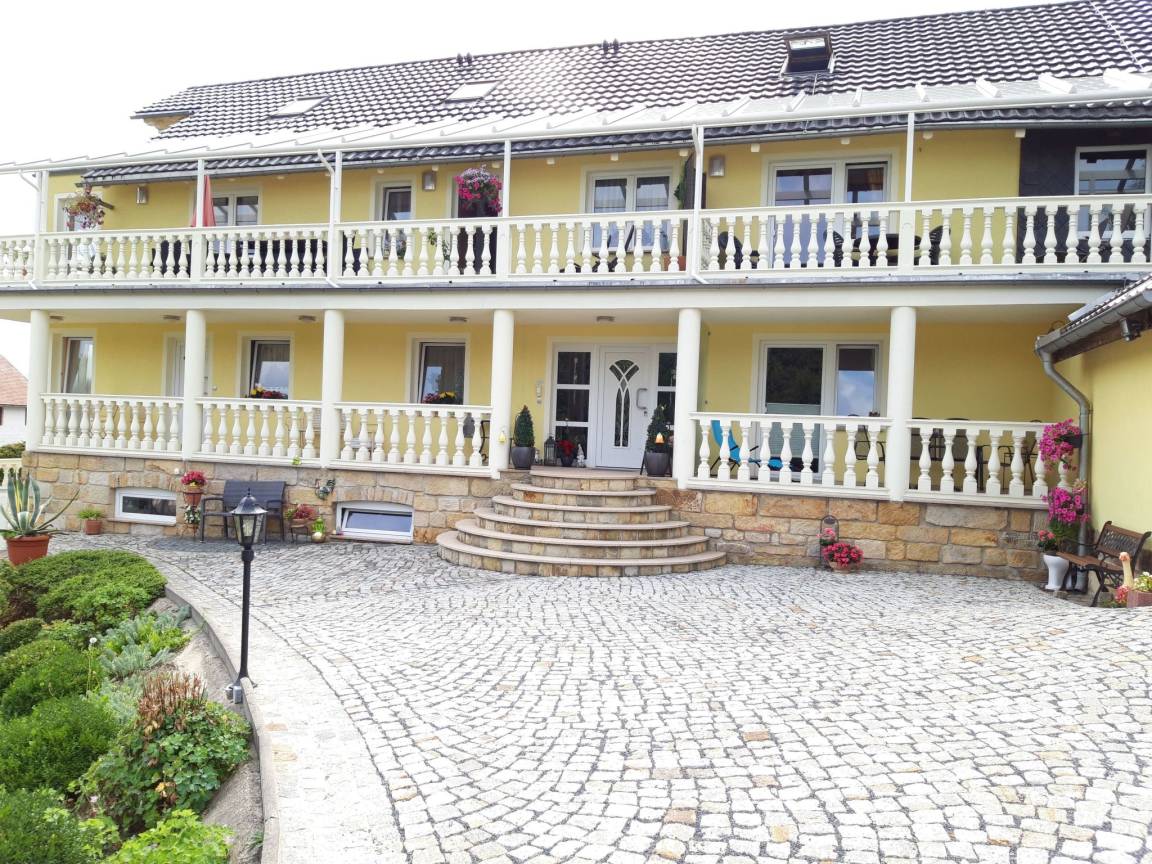 75 M² Apartment ∙ 2 Bedrooms ∙ 6 Guests - Bad Schandau