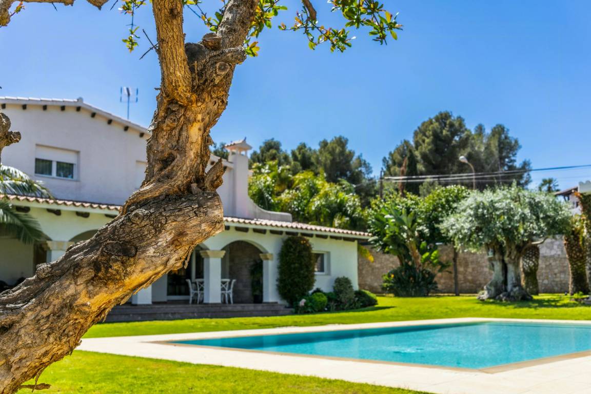 450 M² House ∙ 4 Bedrooms ∙ 8 Guests - Alcala de Henares