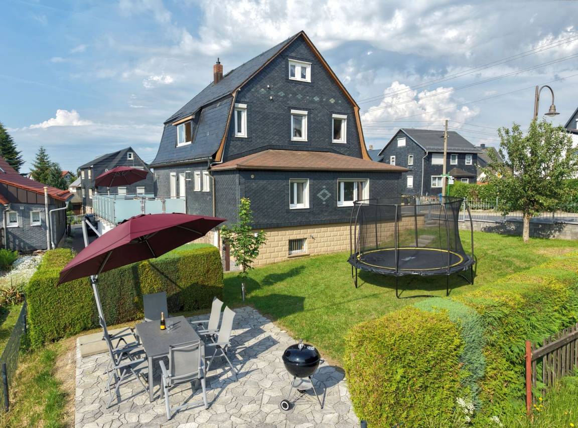 130 M² Ferienhaus ∙ 5 Schlafzimmer ∙ 8 Gäste - Masserberg
