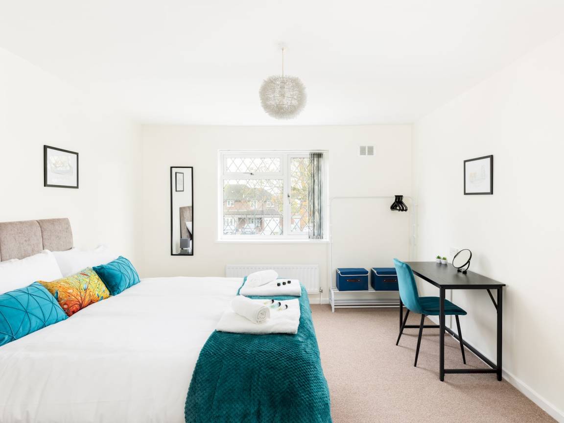 149 M² House ∙ 4 Bedrooms ∙ 8 Guests - Royal Leamington Spa