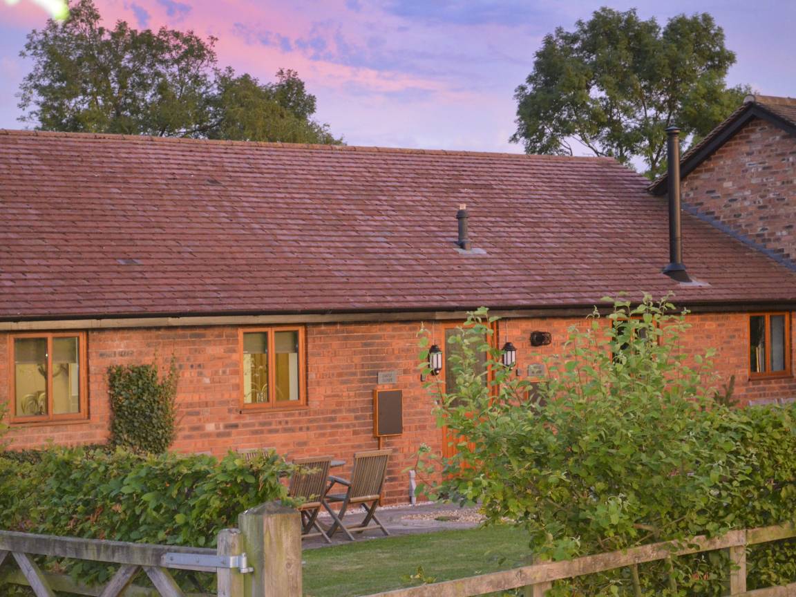 Cottage ∙ 1 Bedroom ∙ 2 Guests - Worcestershire