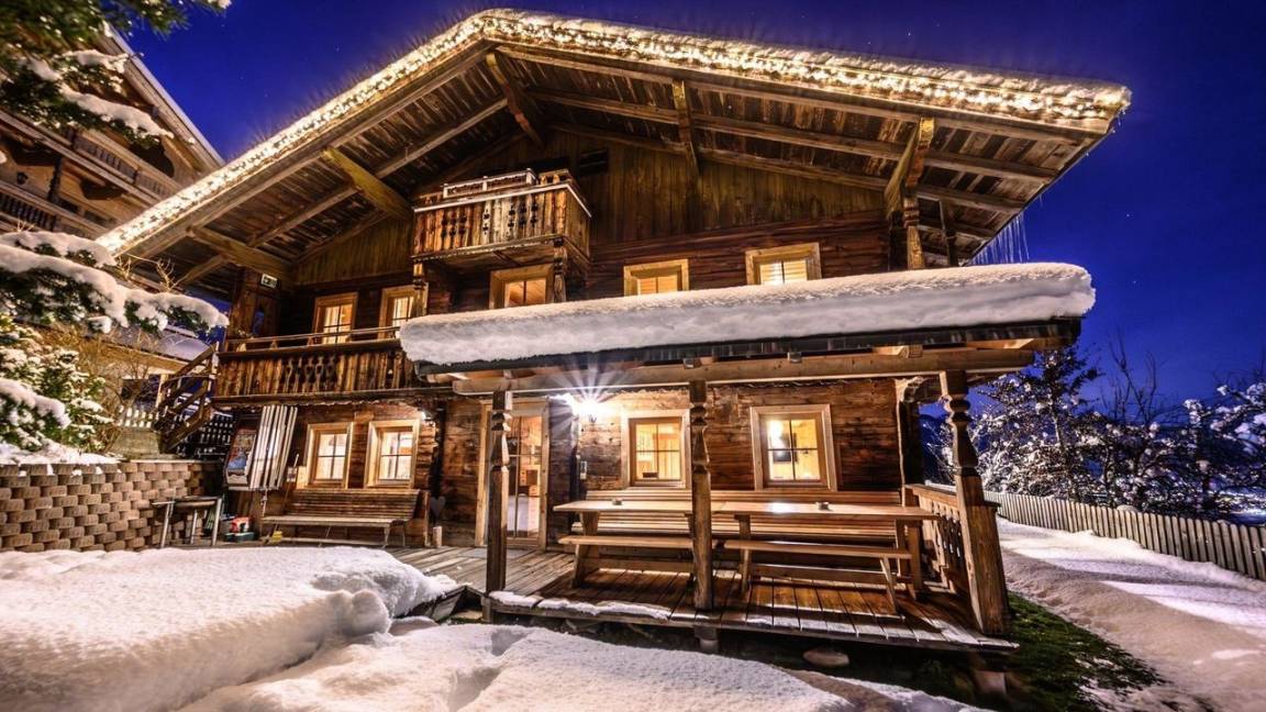 240 M² Ferienhaus ∙ 6 Schlafzimmer ∙ 14 Gäste - Zillertal