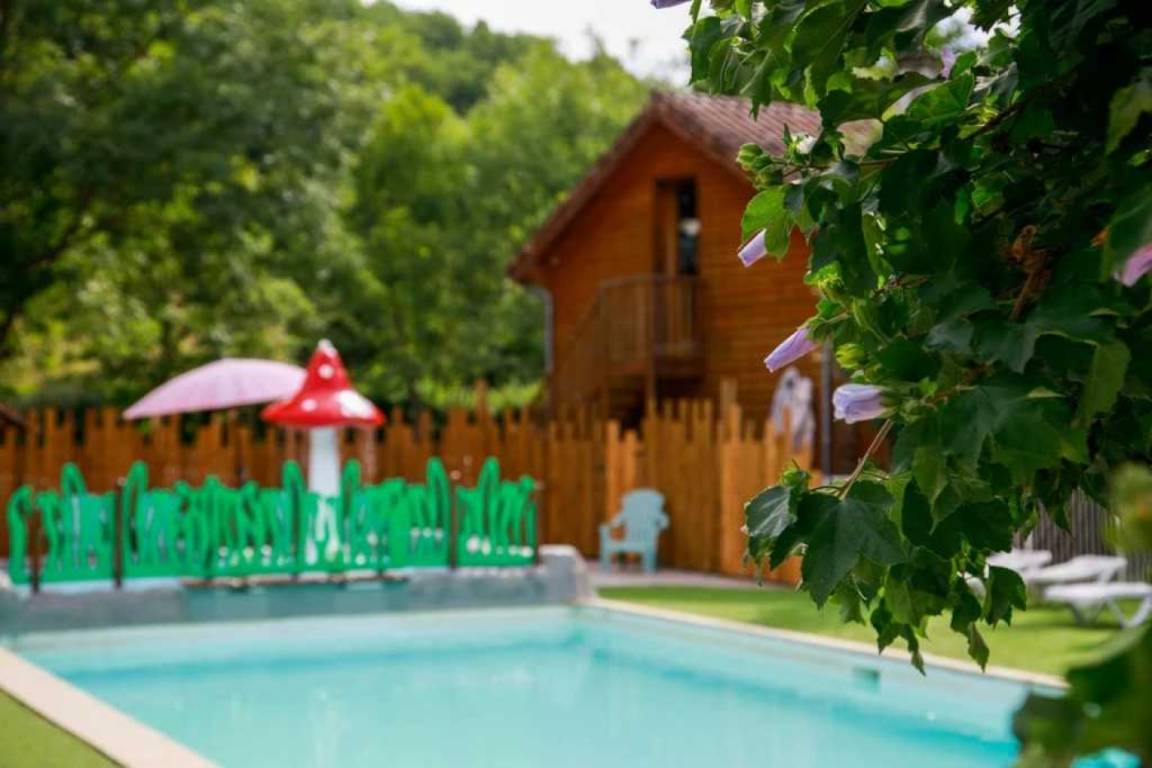 30 M² Camping ∙ 2 Chambres ∙ 5 Personnes - Ariège