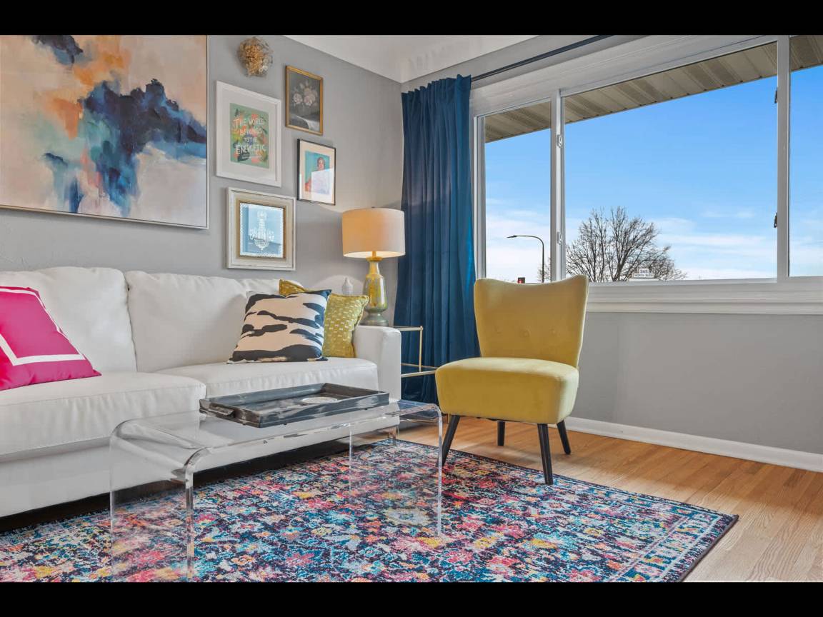 House ∙ 4 Bedrooms ∙ 8 Guests - Woodbury, MN