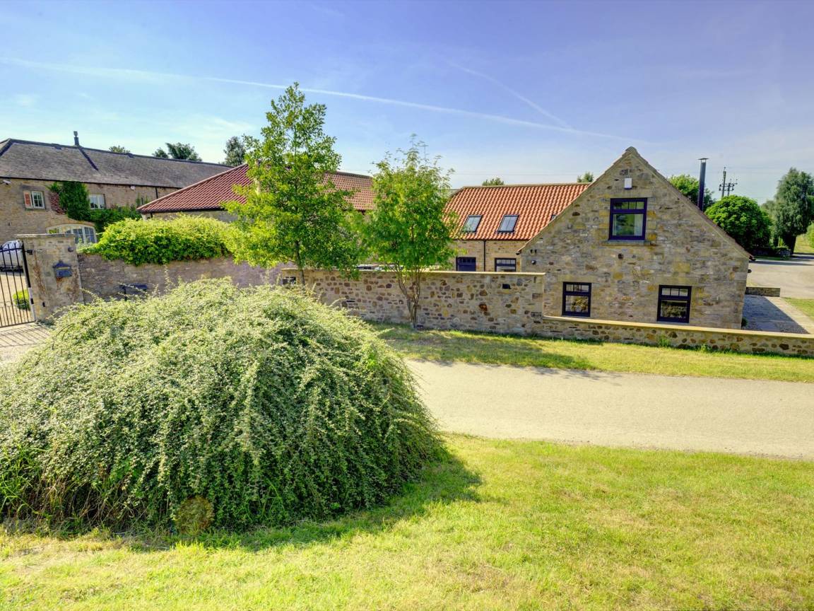Cottage ∙ 4 Bedrooms ∙ 8 Guests - Darlington
