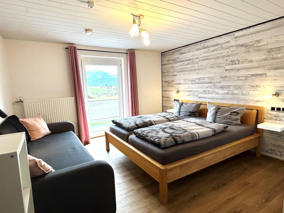70 M² Ferienwohnung ∙ 2 Schlafzimmer ∙ 5 Gäste - Hopferau