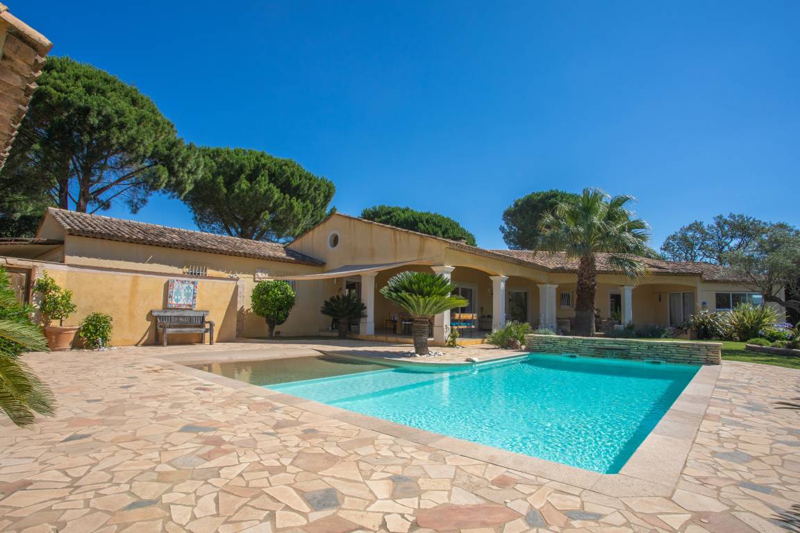 192 M² Villa ∙ 4 Chambres ∙ 9 Personnes - Sainte-Maxime