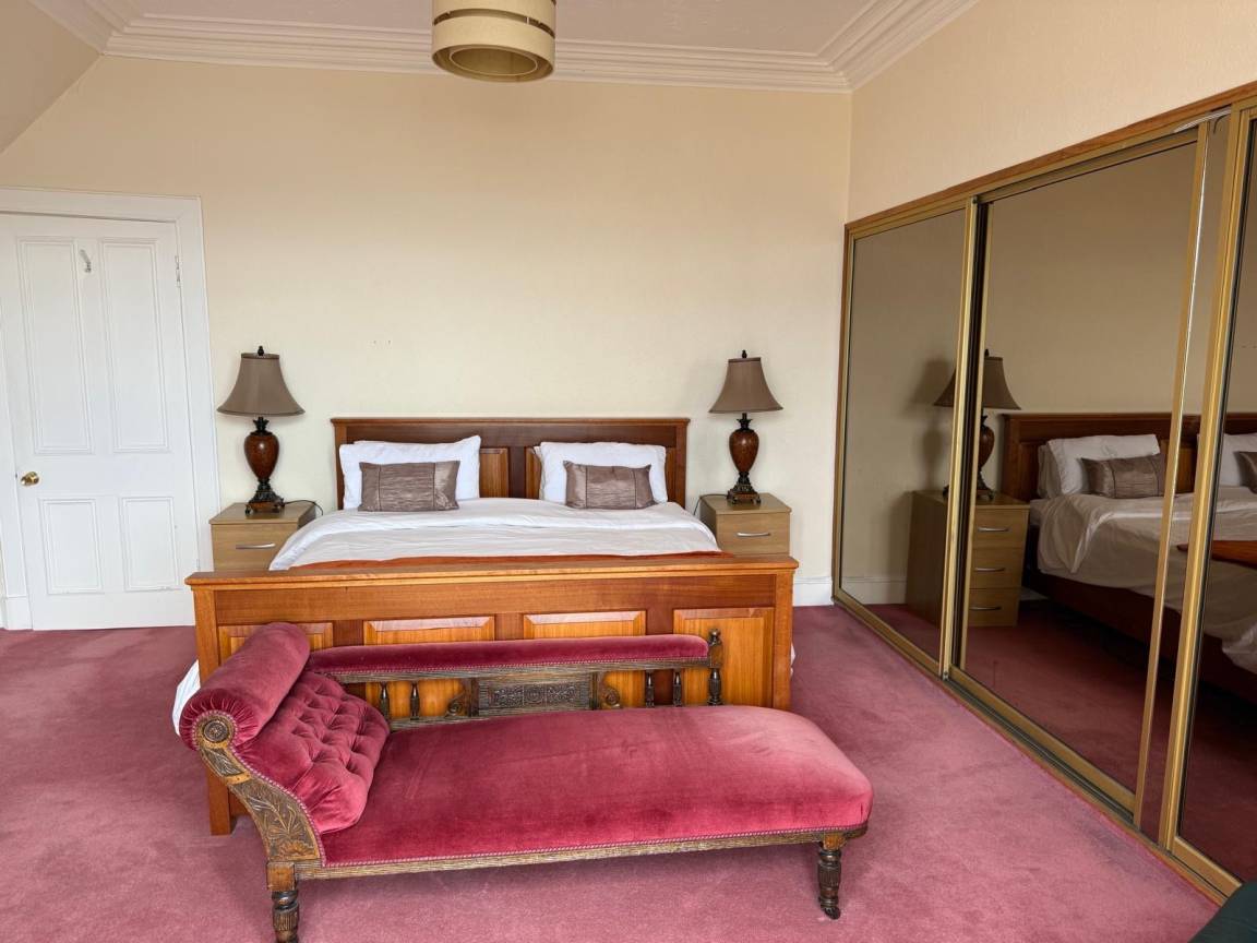 180 M² House ∙ 5 Bedrooms ∙ 10 Guests - Cullen