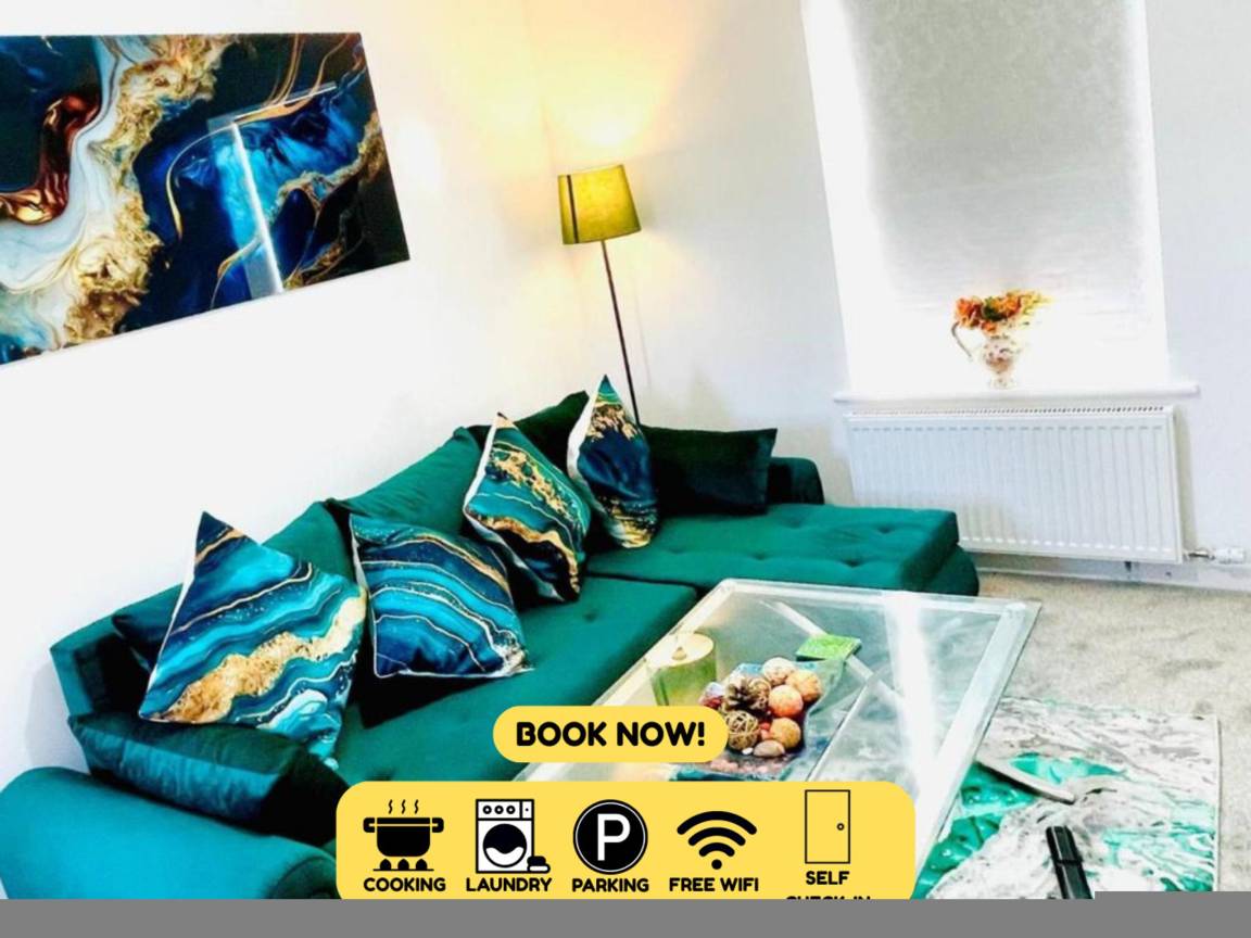 75 M² House ∙ 3 Bedrooms ∙ 7 Guests - Stockport