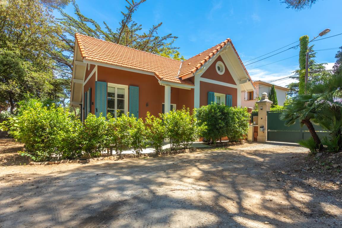 100 M² House ∙ 3 Bedrooms ∙ 7 Guests - Fréjus