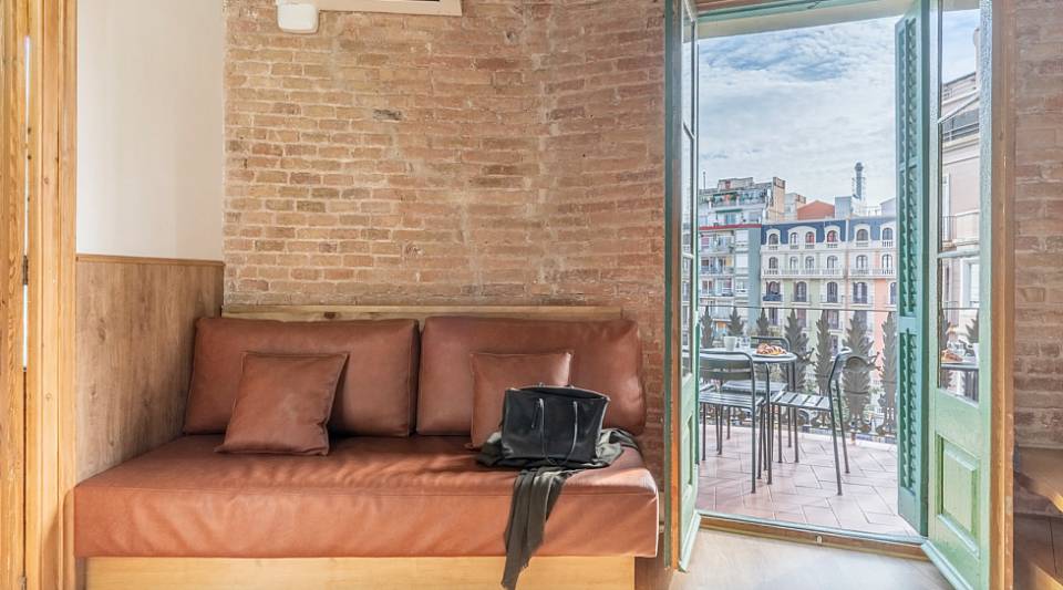70 M² Apartment ∙ 4 Bedrooms ∙ 7 Guests - Barcelona